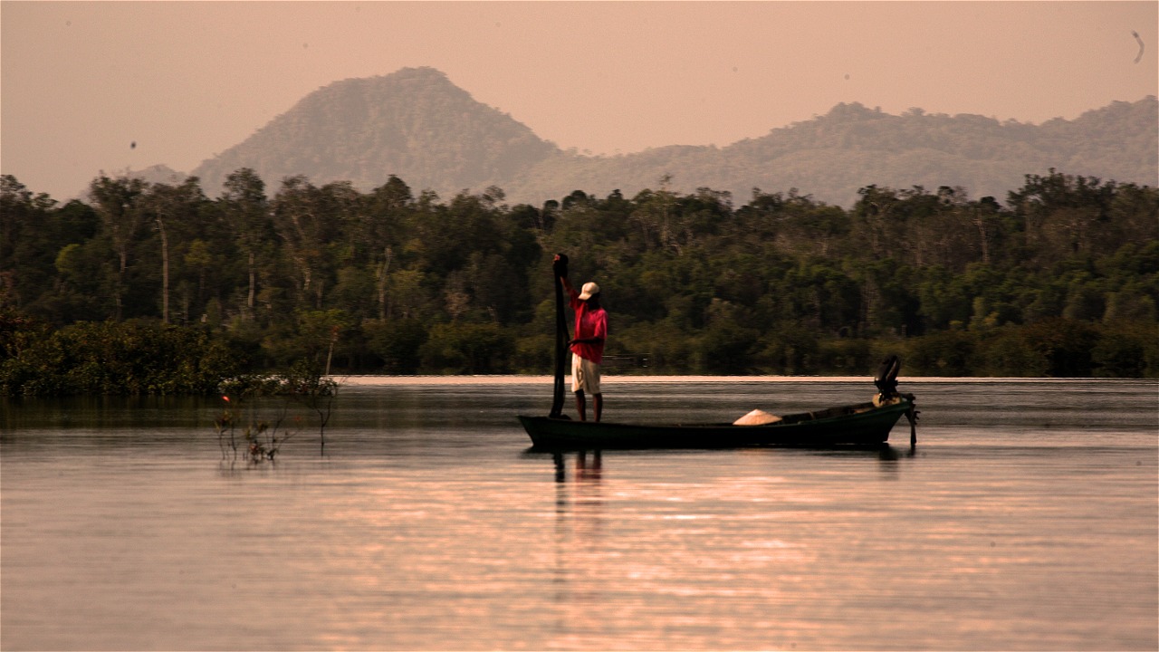 KERJA SAMA WWF DENGAN LSM LOKAL DI UJUNG BARAT INDONESIA